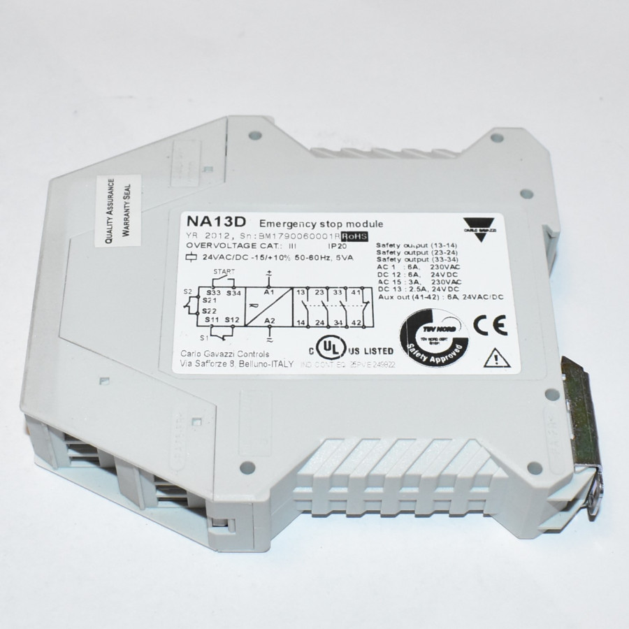 NA13D Emergency Stop Module til DIN-skinne - 24V - Carlo Gavazzi